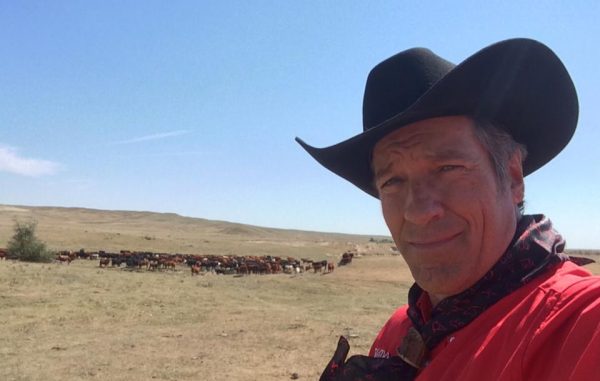 Mike Rowe Recounts Time He Shot Cow on Camera - LiveOutdoors