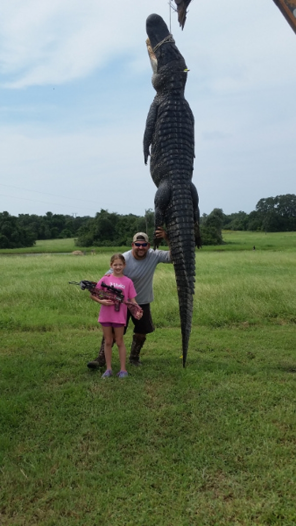 10-year-old Girl Takes Down 800-pound Alligator - LiveOutdoors