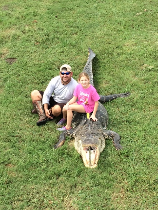 10-year-old Girl Takes Down 800-pound Alligator - LiveOutdoors